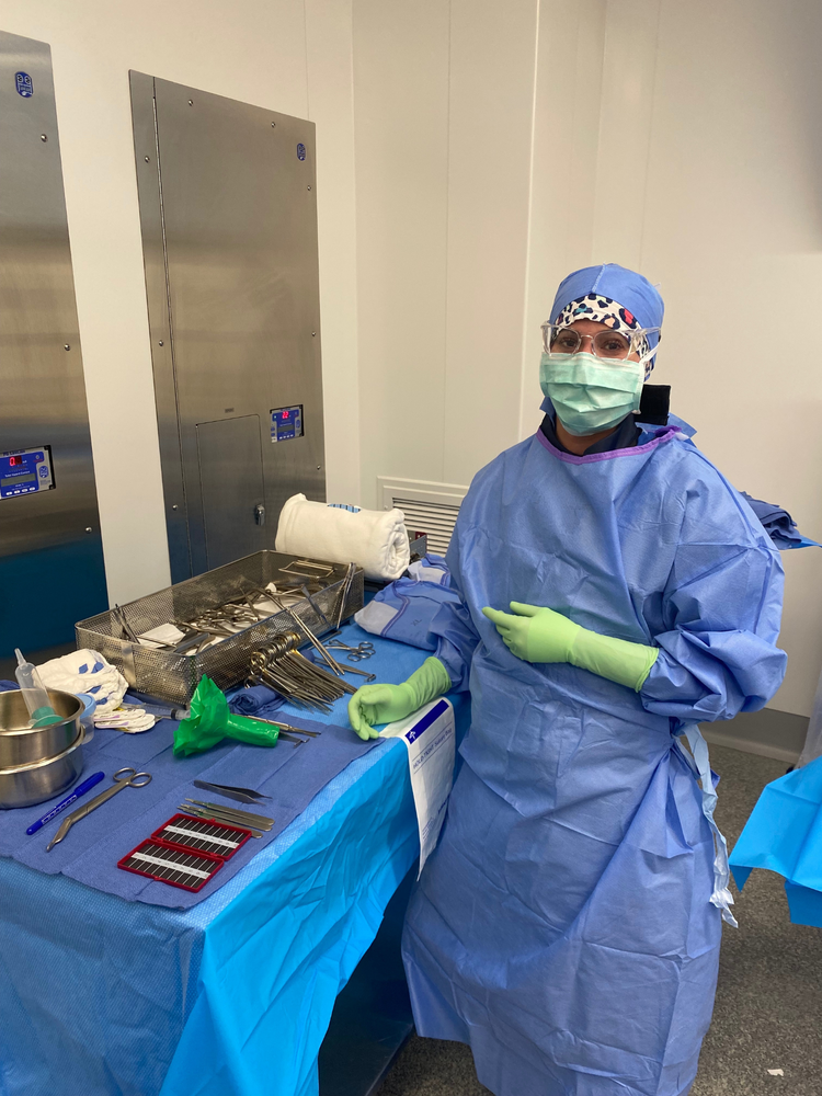 What Does A Surgical Technologist Do? – SCRUBMATES